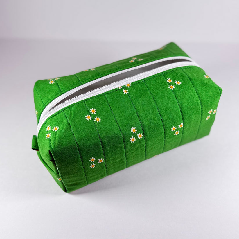 Daisies in Green Quilted Boxy Makeup Bag – Buli & Lulu Boutique